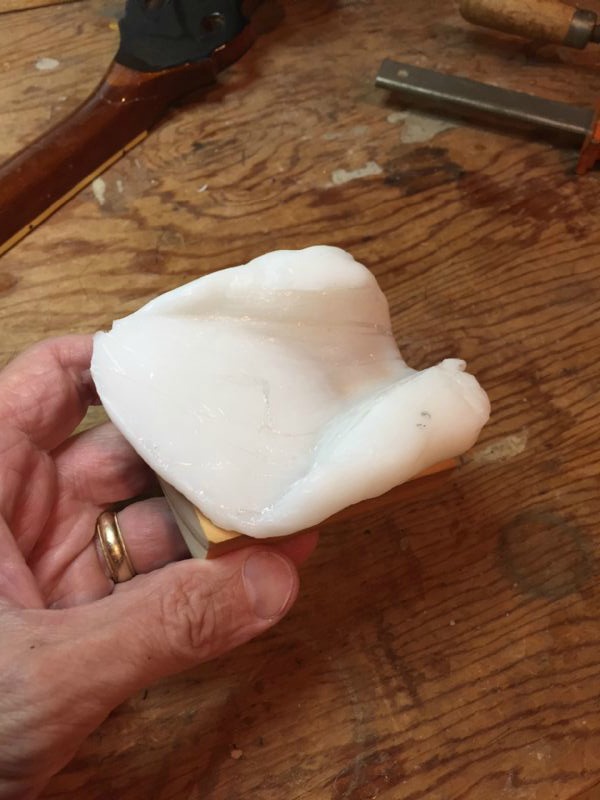 Headstock repair approach - UPDATE: headstock glued - Discussion Forums ...