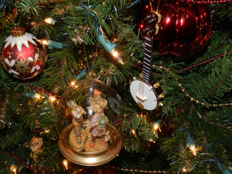 Banjo related Christmas gift - for the picker who has everything ...