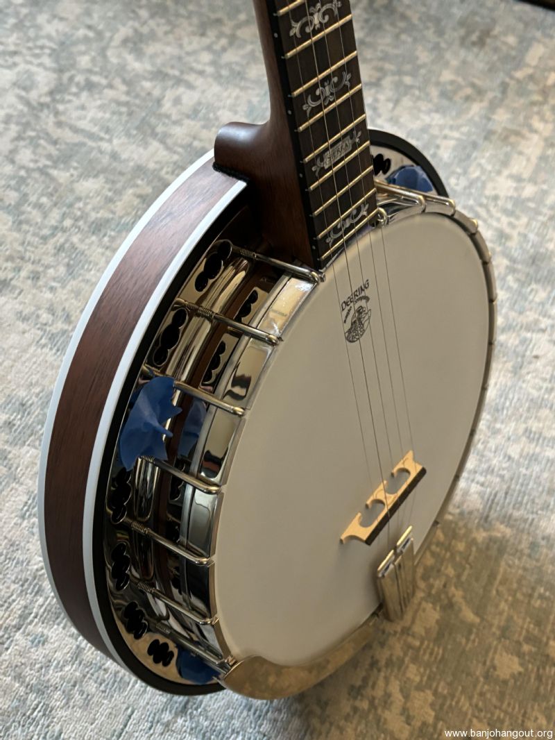 *SOLD* Brand new Deering Sierra Banjo - Banjo Hangout