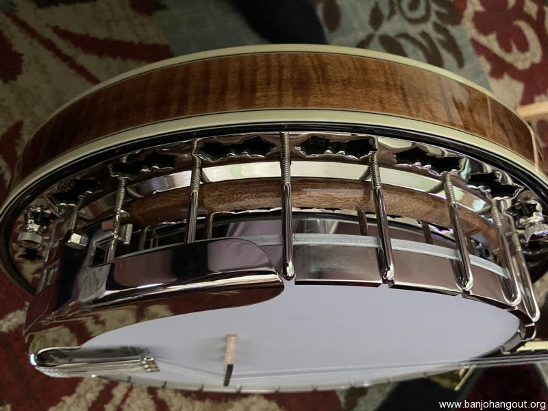 Stelling Golden Cross Curly Maple banjo with Tony Pass rim - Used Banjo ...