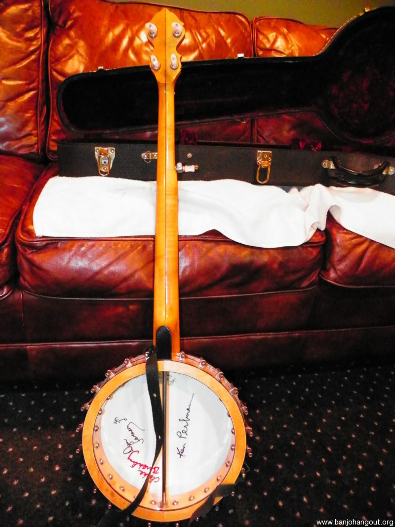 Wildwood Minstrel excellent playing 5 string banjo with railroad tie ...