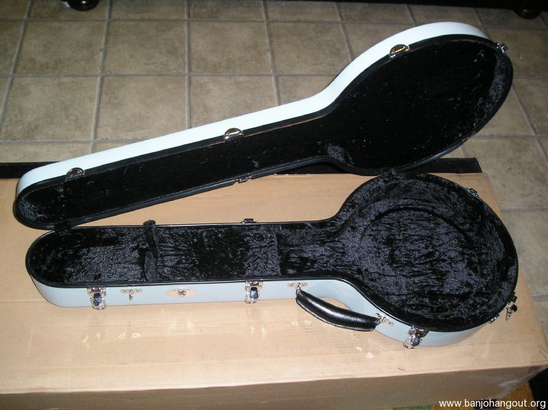 SOLD: NEW Guardian "Professional" Fiberglass Banjo Case - Banjo Hangout