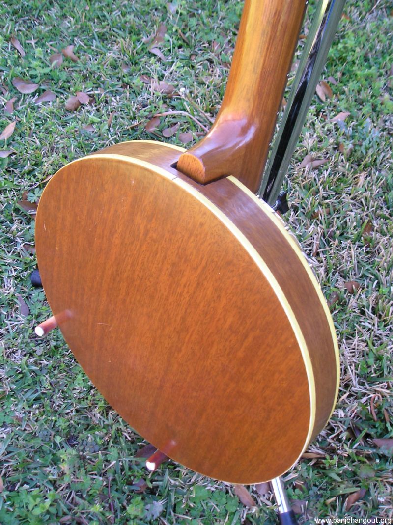 Saga 'Archtop' Banjo with Case - Used Banjo For Sale at BanjoBuyer.com