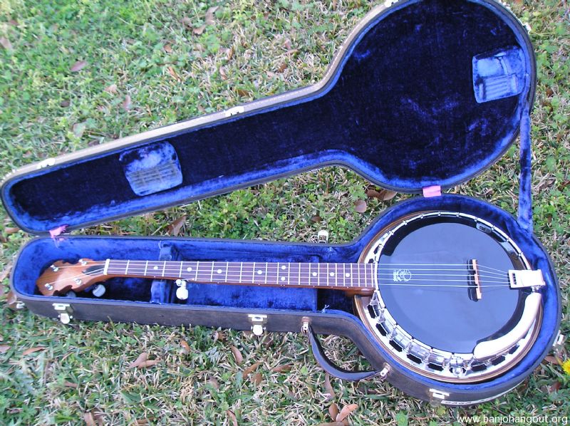 Saga 'Archtop' Banjo with Case - Used Banjo For Sale at BanjoBuyer.com
