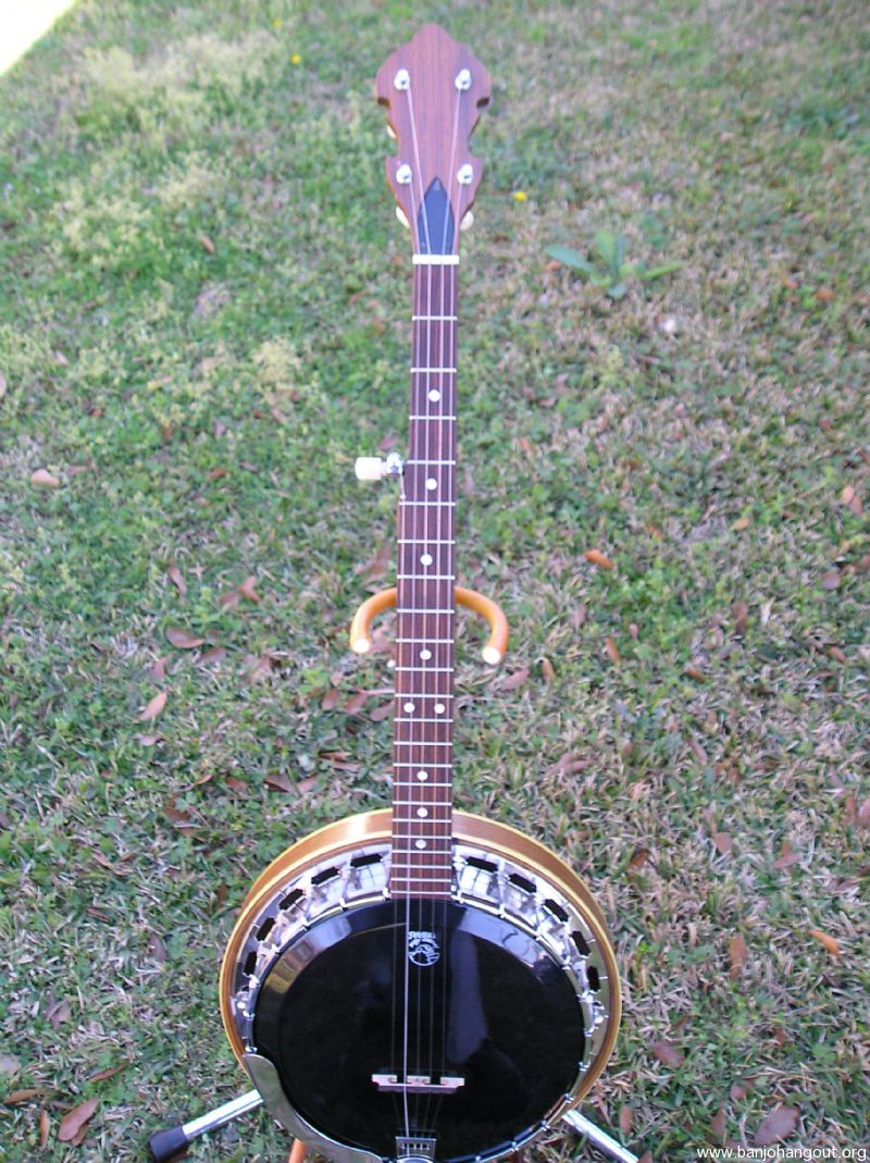 Saga 'Archtop' Banjo with Case - Used Banjo For Sale at BanjoBuyer.com