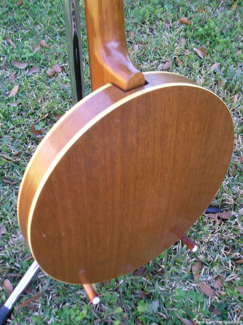 Saga 'Archtop' Banjo with Case - Used Banjo For Sale at BanjoBuyer.com