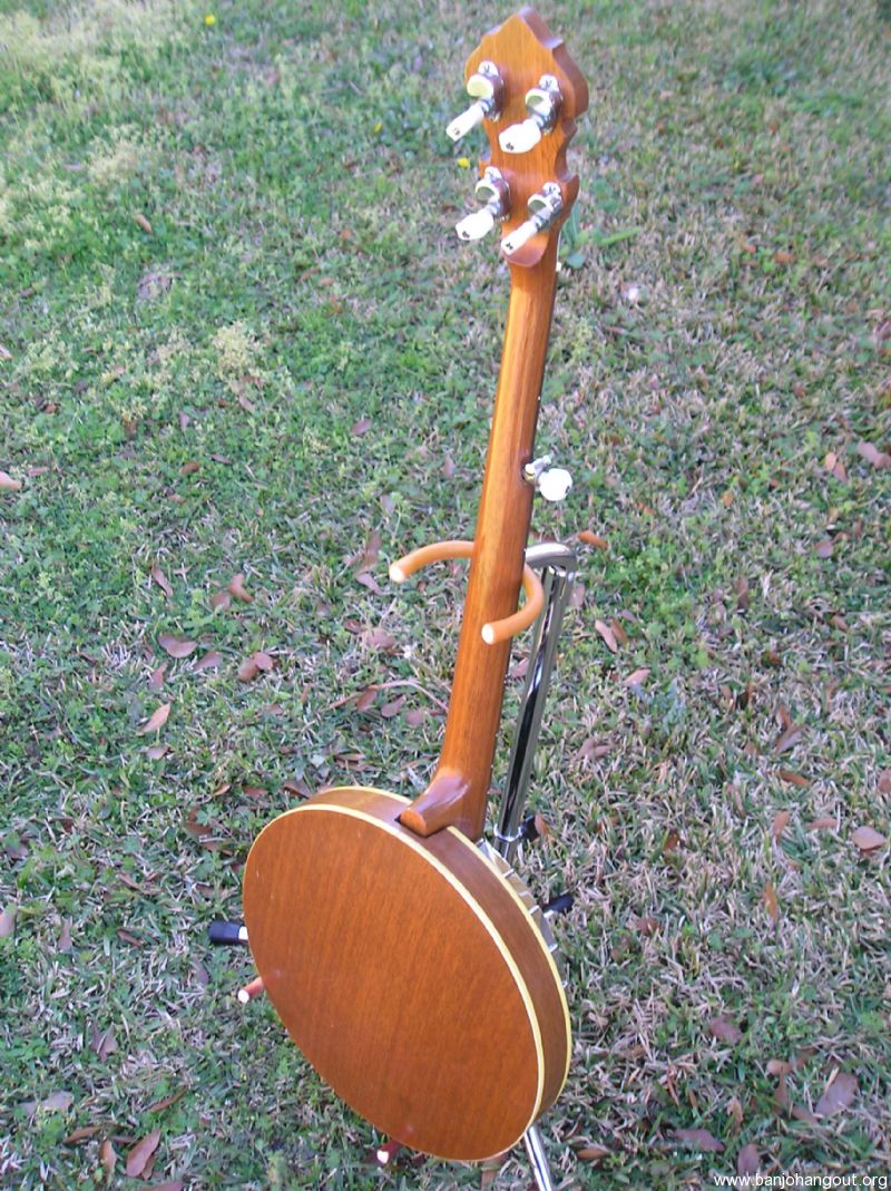 Saga 'Archtop' Banjo with Case - Used Banjo For Sale at BanjoBuyer.com