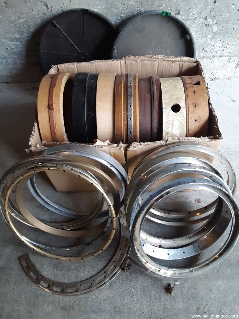 SOLD: lot of banjo parts, rims tone rings , connection rods, resonators ...