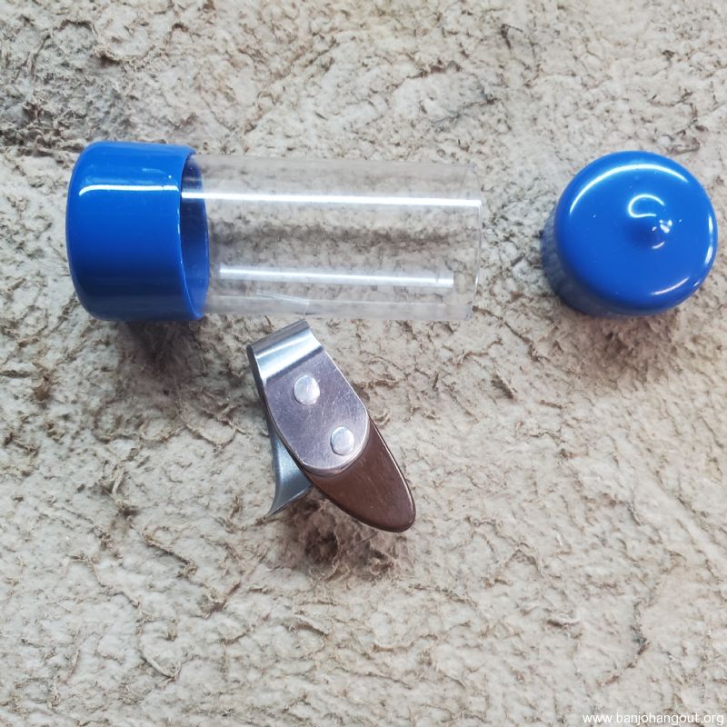 SOLD: Blue Chip Thumbpick - Banjo Hangout