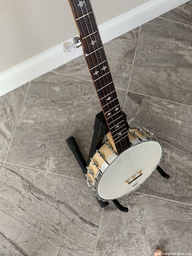 Gold Tone MM-150 White Lady Maple Banjo & Gold Tone HPD Heavy Duty Gig ...