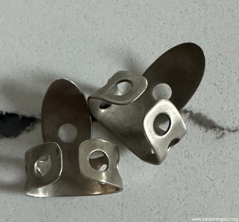 SOLD: National 'Circle 8' Pre-USA Nickel-Silver Picks - Banjo Hangout