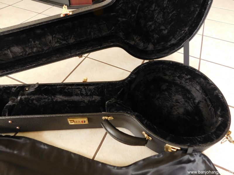 SOLD: "The Gibson" banjo case - Banjo Hangout