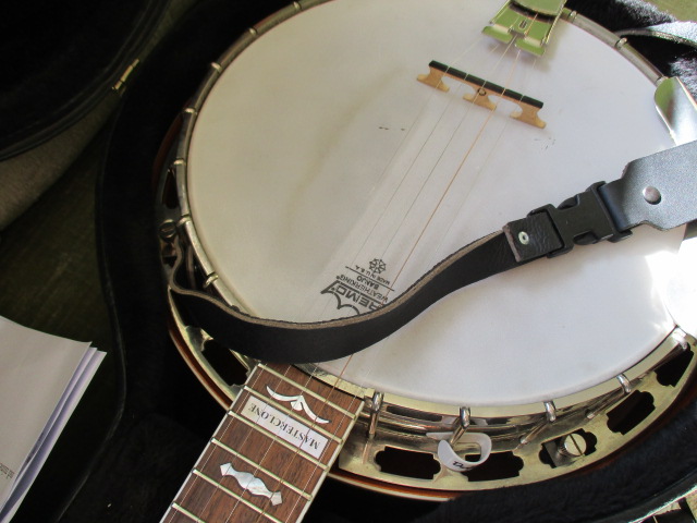 Strap for a 13 Pounder?? - Discussion Forums - Banjo Hangout