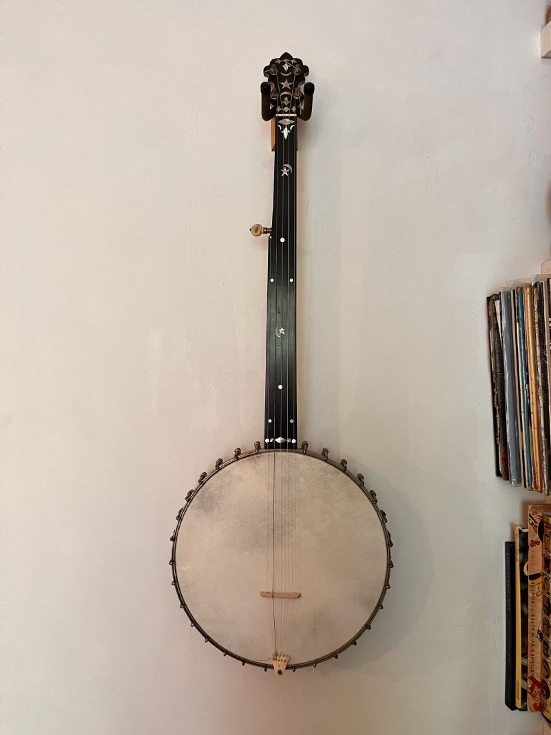 Front view - MeganR's Photos - Banjo Hangout