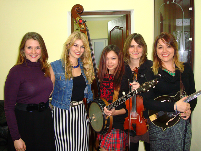 Janna vs "Della Mae" female bluegrass band!!! - Janna's Photos - Banjo ...