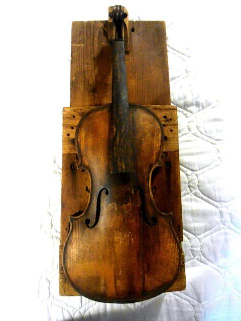 Antiquing my Cigar box fiddle? - Discussion Forums - Fiddle Hangout
